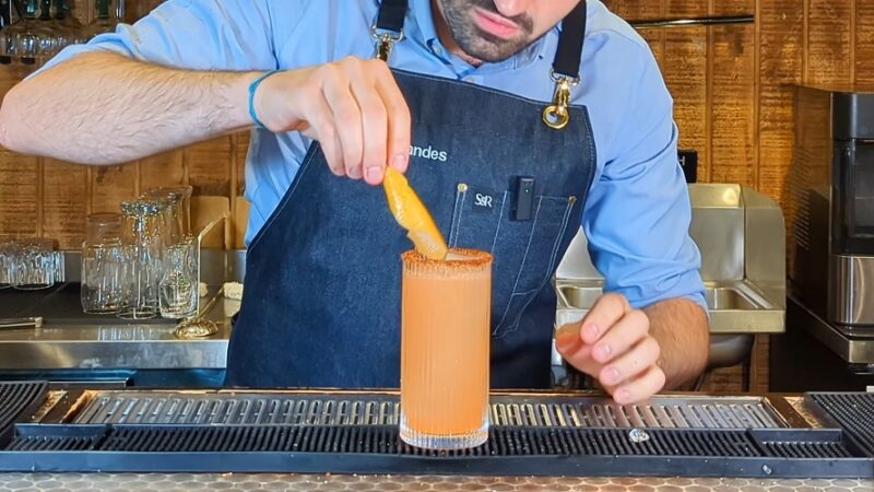 How to Make a Mezcal Paloma with Fresh Grapefruit and Chili Salt Rim ...
